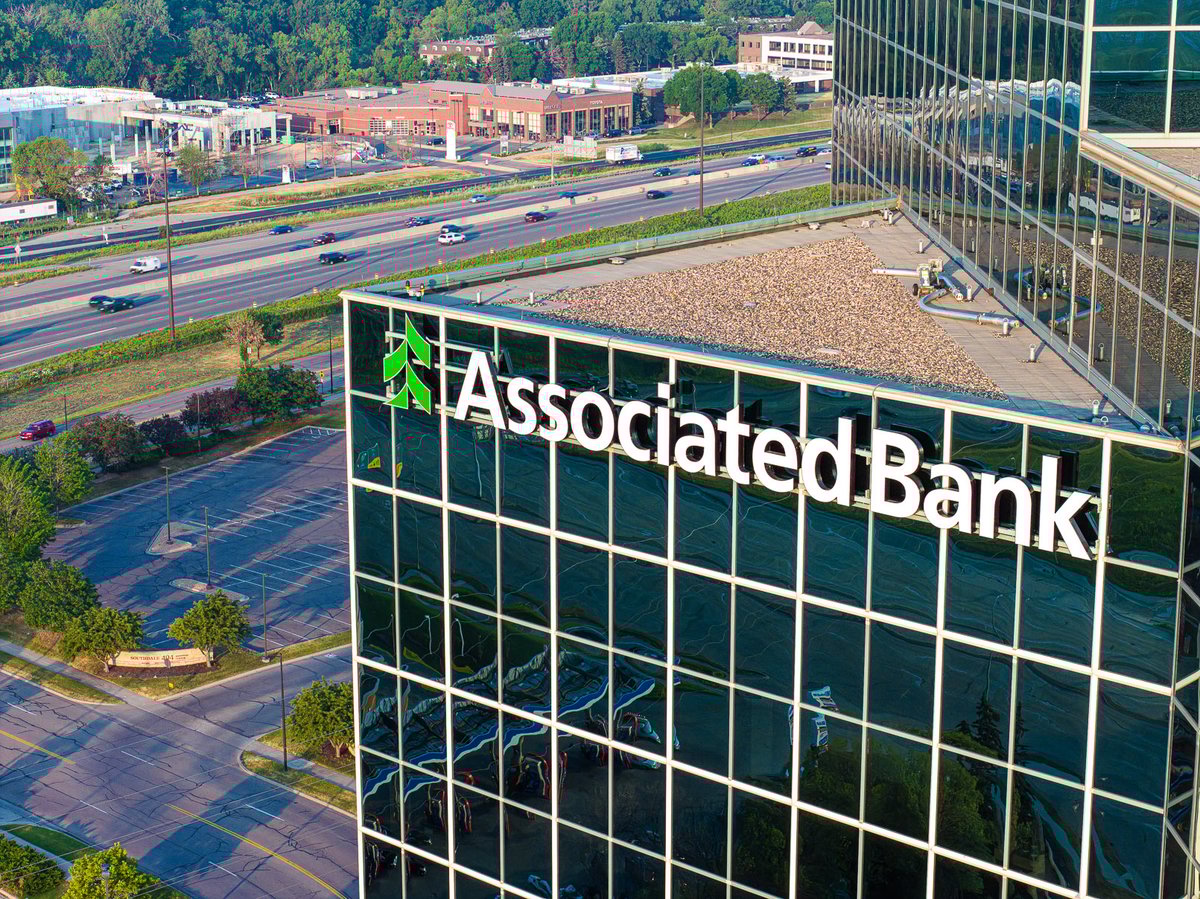Associated Bank Introduces LED Letter Set to Illuminate the Skyline